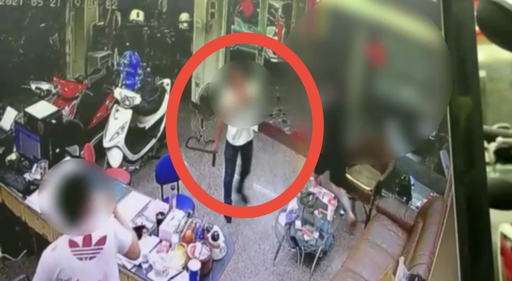 ETENEWS | 台灣新聞晚報電子報 難忘的生日禮物 持防身催淚鎮暴槍慶生玩過頭 警依社維法送辦裁罰