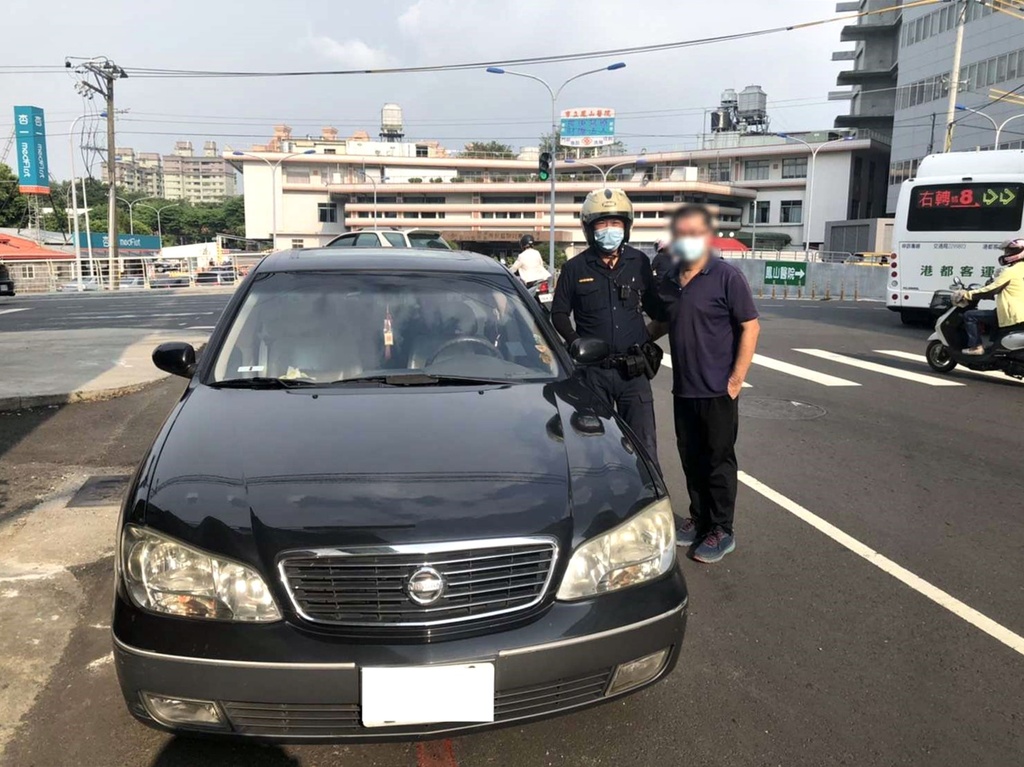 汽車電瓶失靈 鳳警即刻支援充電器 交通不打結 民眾直呼「揪感心」 – ETENEWS