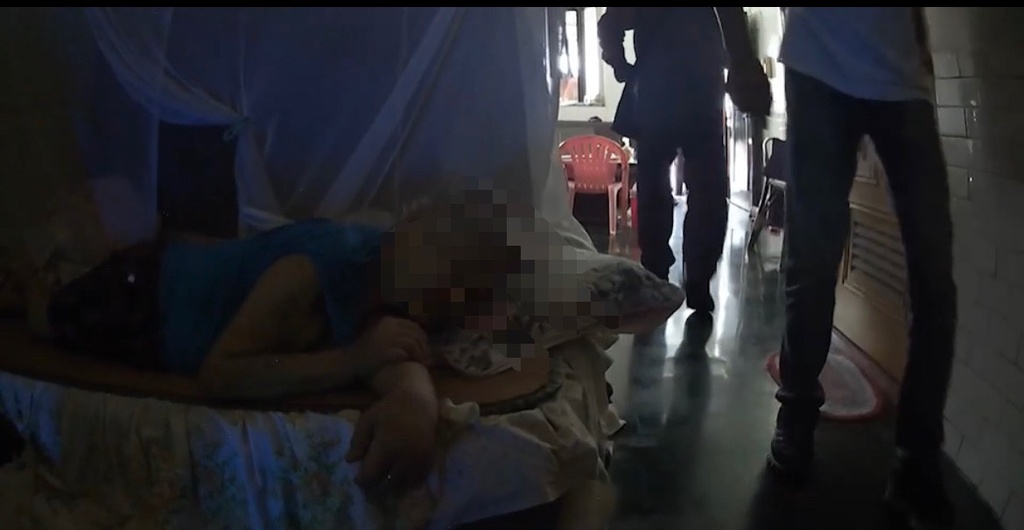 ETENEWS | 台灣新聞晚報電子報 獨居婦未取餐 機警鄰求援 警立找鎖匠急送醫